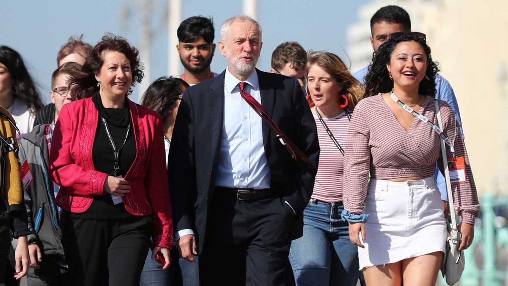 Polis tog ner antisemitisk affisch på Labour-kongressen | Dagens ETC