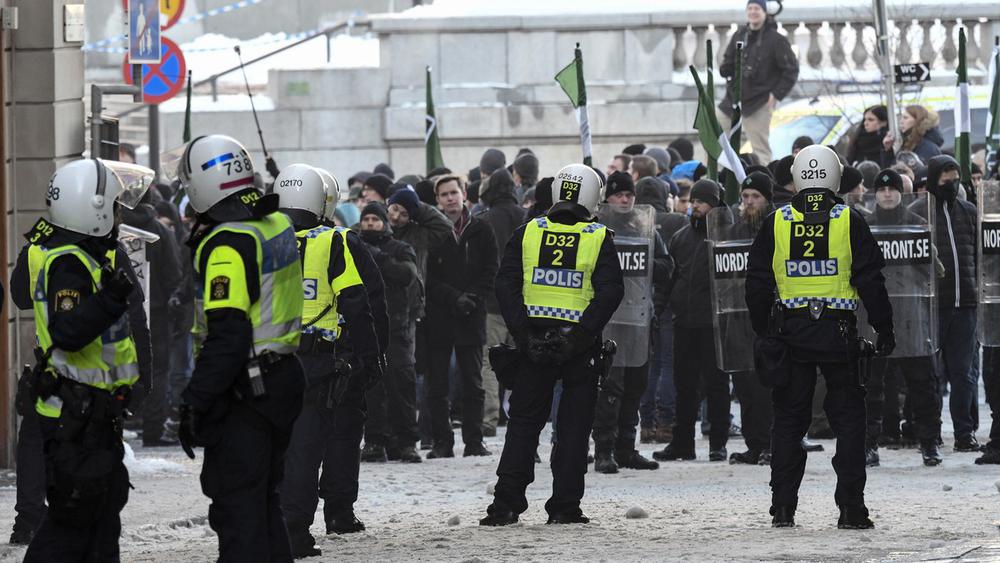 Högerextremister är ett större hot än islamister i Sverige | Dagens ETC