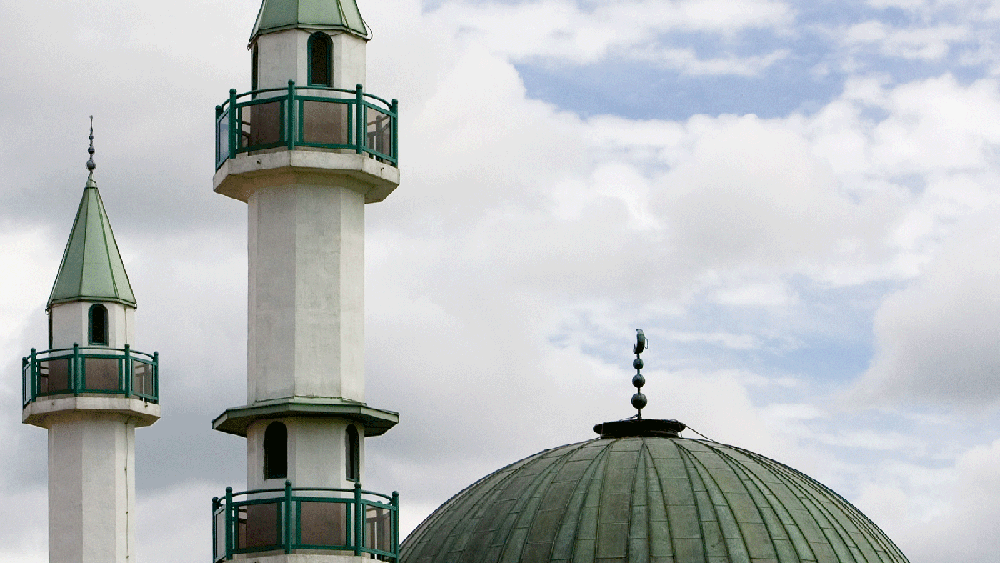 Moskén är förortens räddning | Dagens ETC