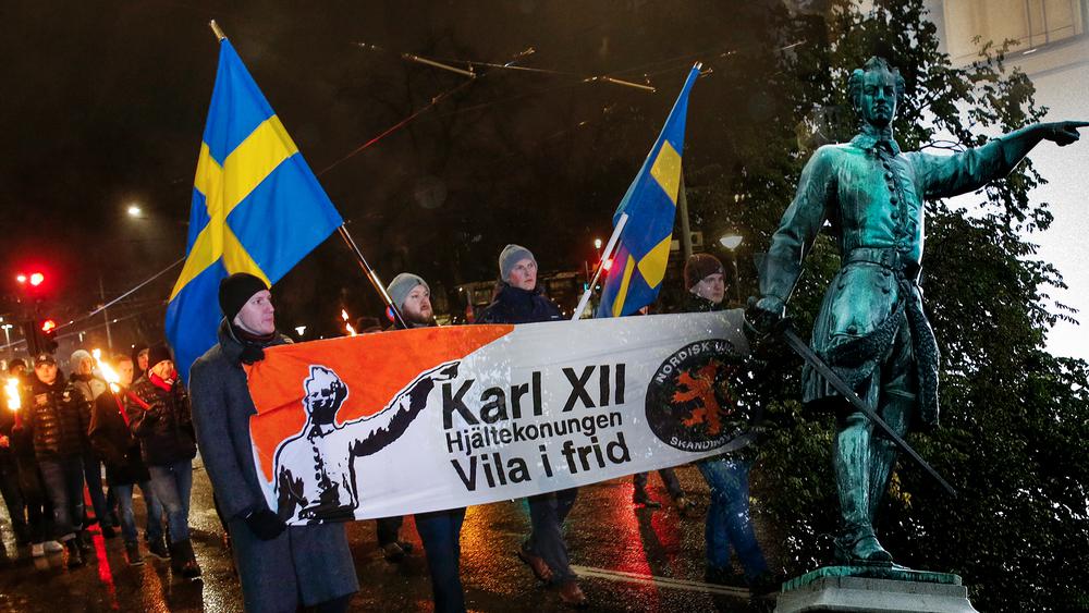 Nazister angrep journalister - polisen tittade på: ”Svensk pressfrihet ...