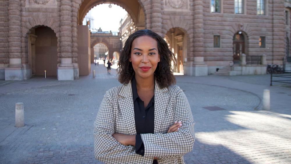 Subhi avgår som partiledare för Feministiskt initiativ | Dagens ETC