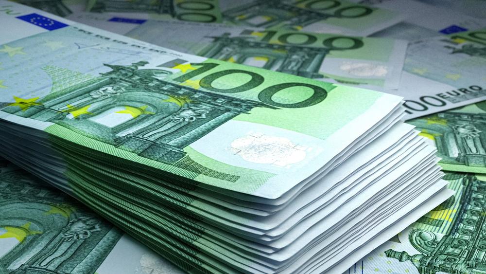 De vill ge 20 000 euro till alla 18-åringar | Dagens ETC