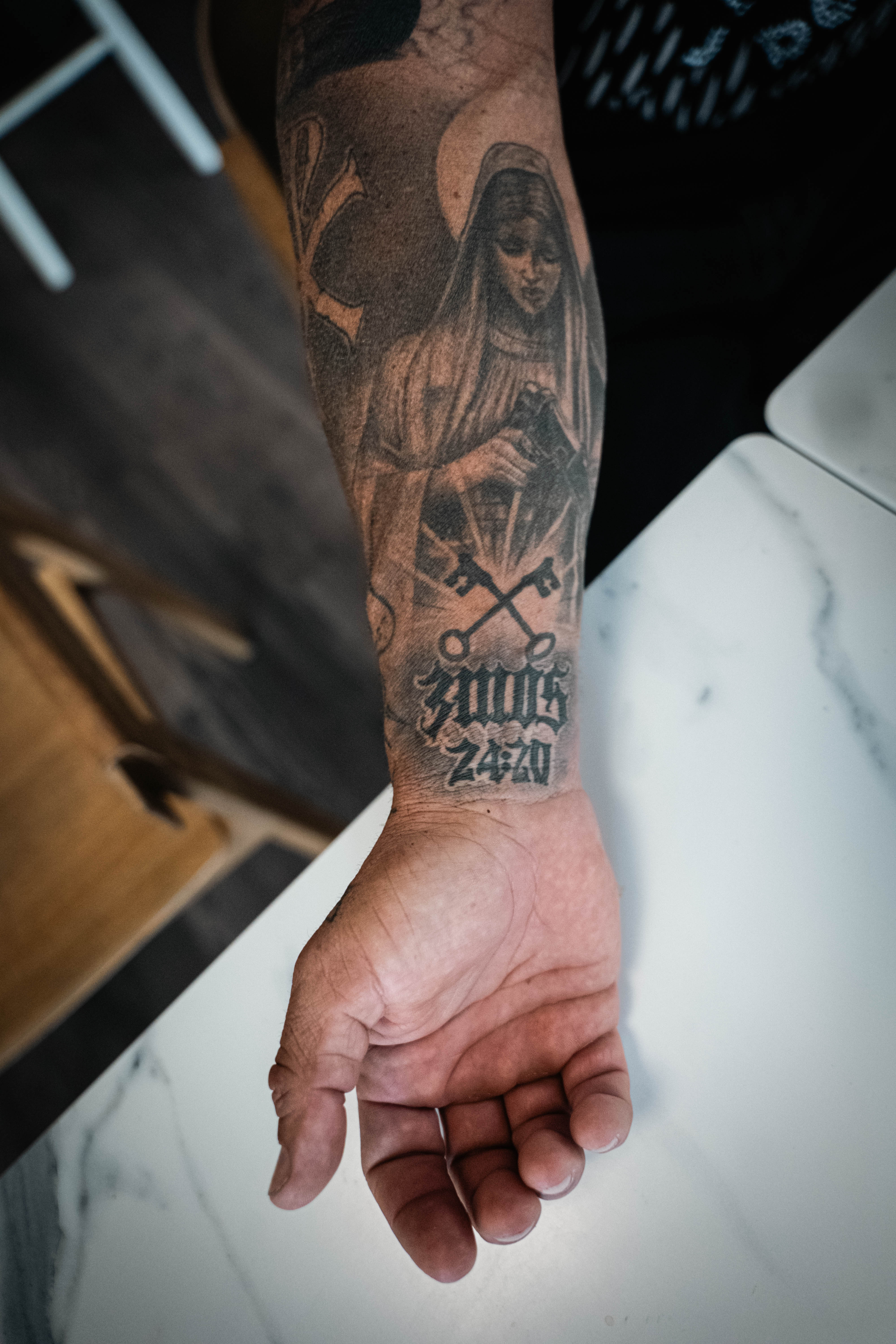 Jan Emanuel: ”Nu delar jag och mamma säng igen” | Dagens ETC