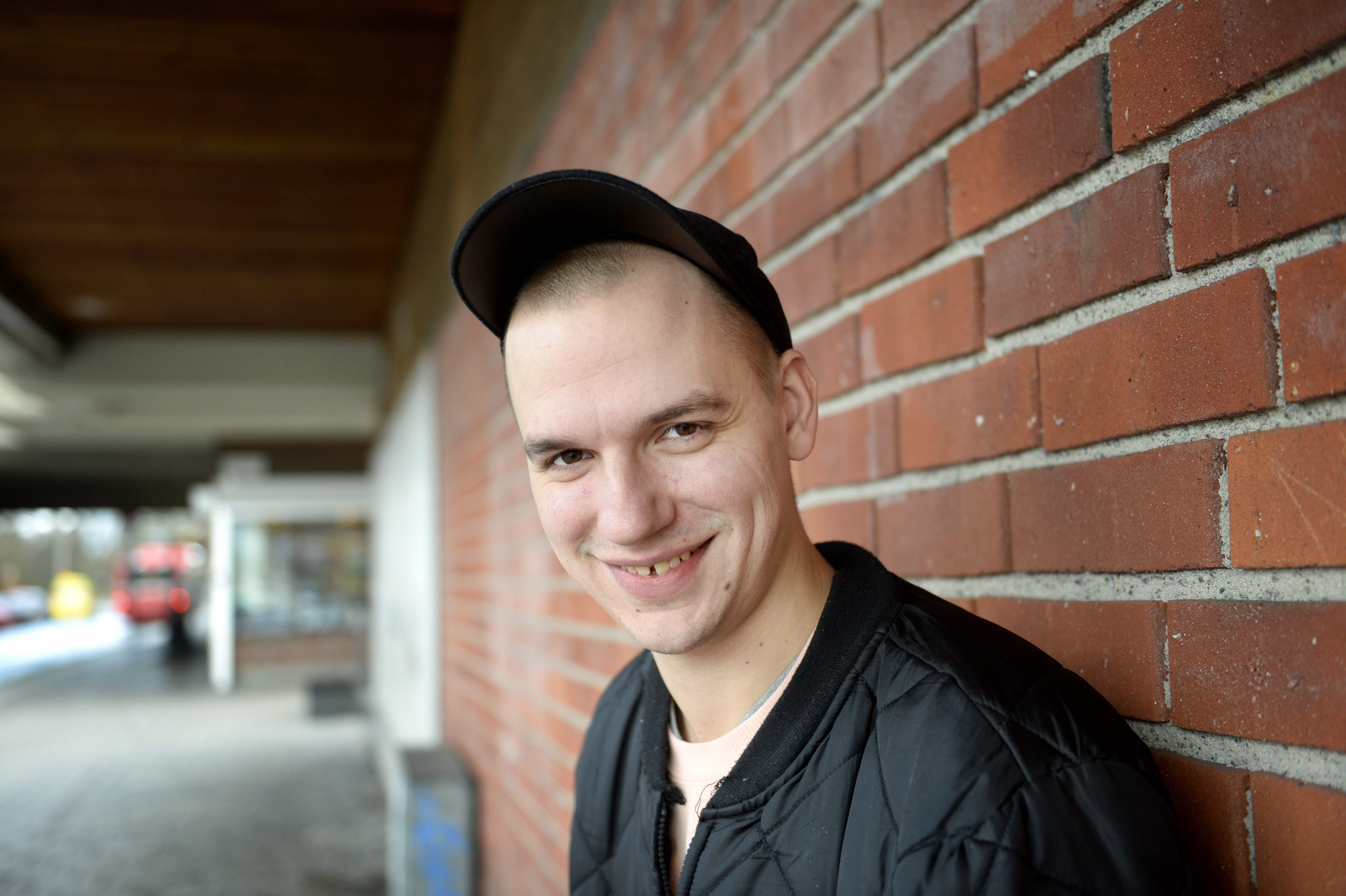 Sveriges hip-hoplegender har vuxit upp – kan man fortfarande rappa ...