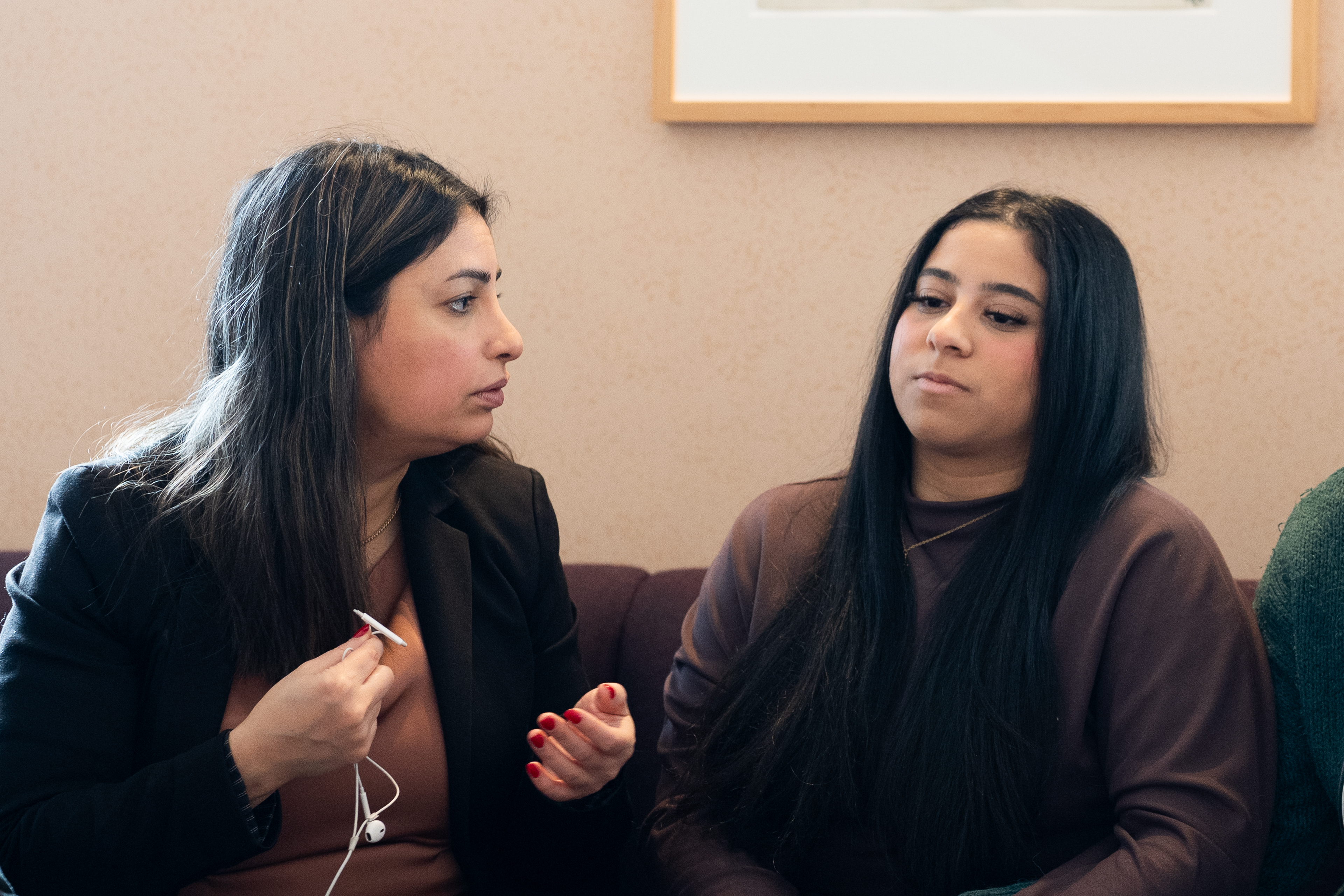 Jomana är uppvuxen i Sverige – nu ska hon utvisas ensam: ”Det är tortyr ...