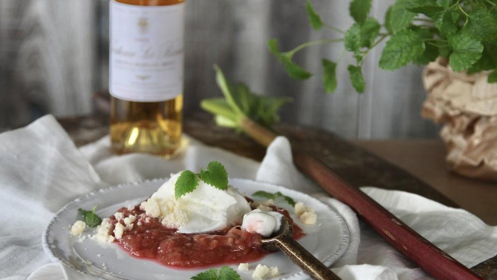 Rabarberkompott med vispad cheesecake | Dagens ETC